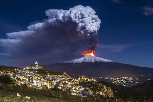 Fears for Mount Vesuvius ERUPTION after Naples Earthqauke | This is Italy