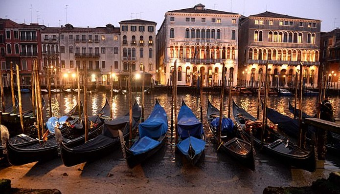 The Famous Canals of Venice Without Water — 8 Photos Worth Seeing ...