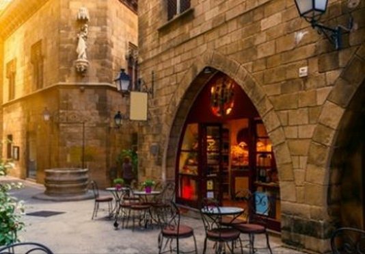 This Cave Restaurant in Italy is probably the Most Romantic Place in ...