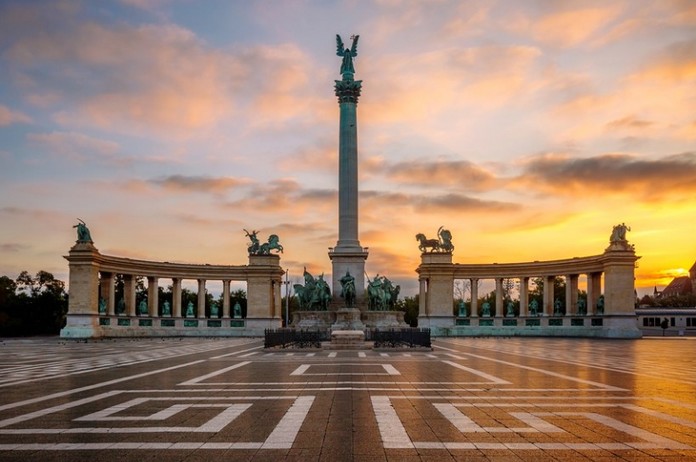 Top 10 Reasons You Should Visit Budapest Now | This is Italy | Page 8
