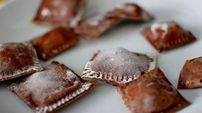 Chocolate Ravioli with raspberry Sauce (recipe+Photos) | This is Italy
