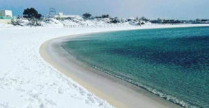 Weather: STUNNING Video of Italy Beach covered by SNOW | This is Italy