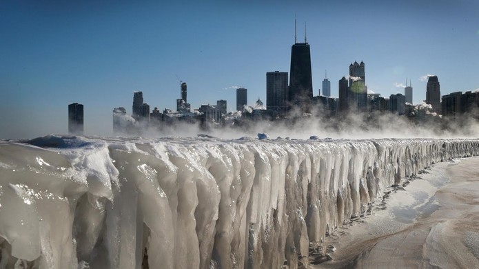 Lake Michigan has Frozen as extreme cold Weather (-53°C) hits the USA ...