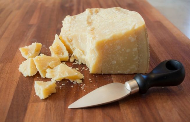 Italian Cheeses – The differences between Parmesan, Parmigiano-Reggiano ...