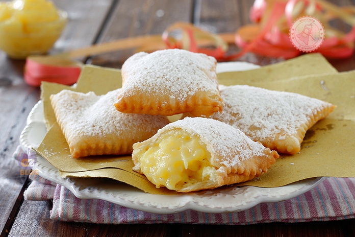 CHIACCHIERE – Italian Carnival Ribbon Cookies | This is Italy