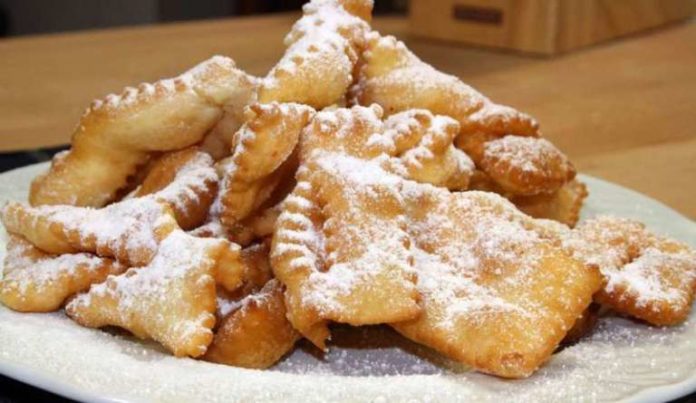 CHIACCHIERE – Italian Carnival Ribbon Cookies | This is Italy