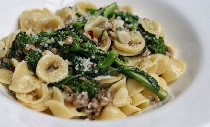 Sausage and Broccoli Rabe – Delicious! | This is Italy