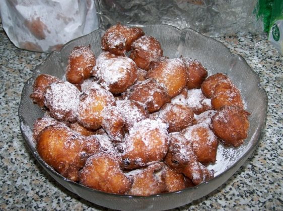 FRITOLE (CARNIVAL SWEET FRITTERS) | This is Italy