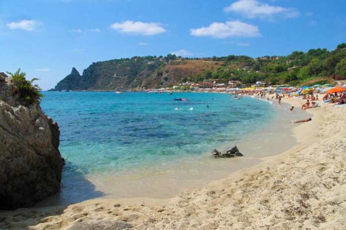 Top 9 Beaches in Calabria with Crystal Blue Waters - This is Italy