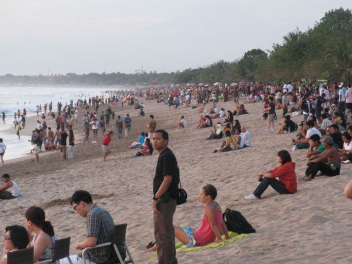 The 8 Most Crowded Beaches in The World - Page 4